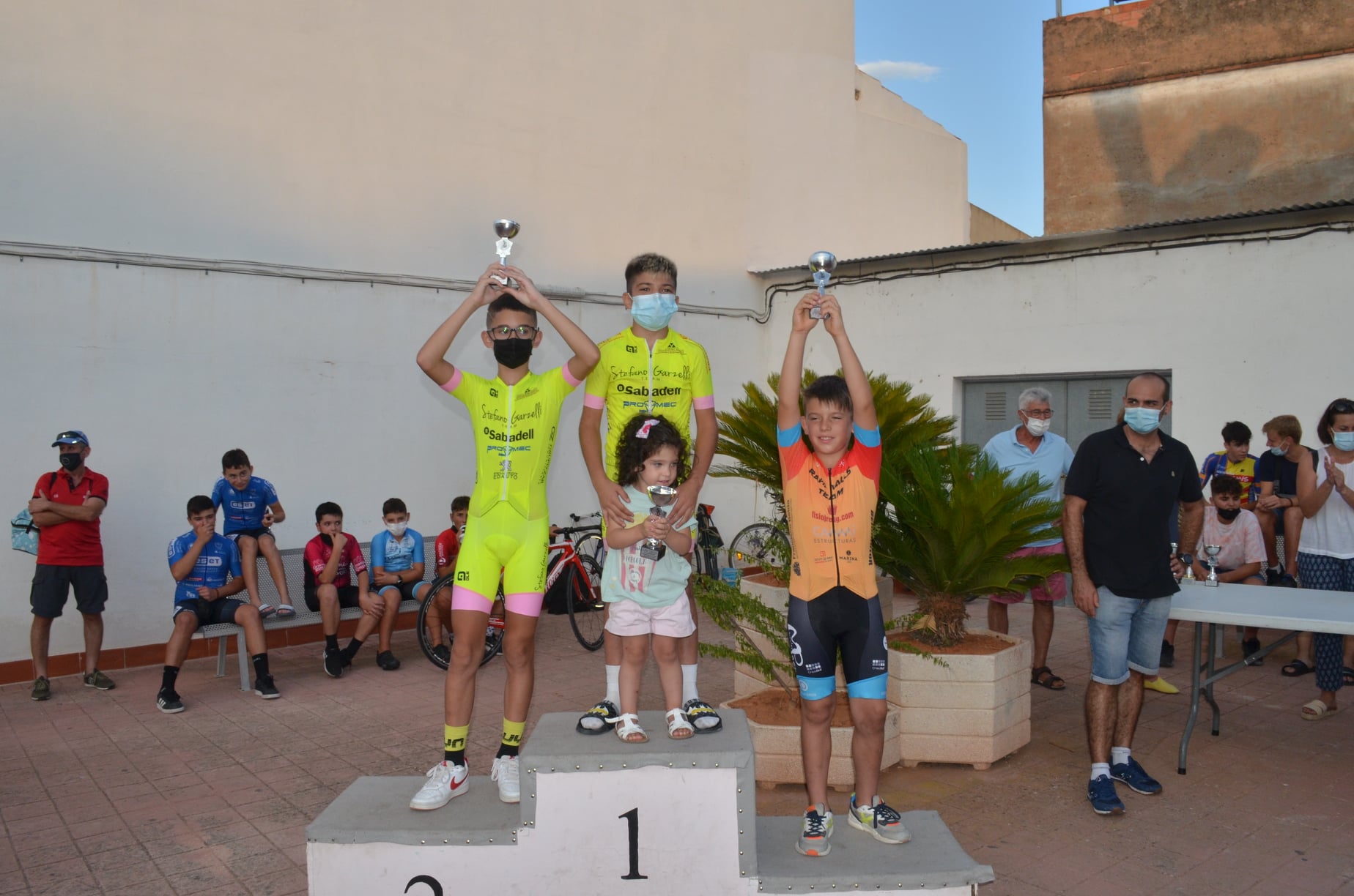 El Trofeo de Escuelas de L’Ènova homenajea al seleccionador Escolar de ...