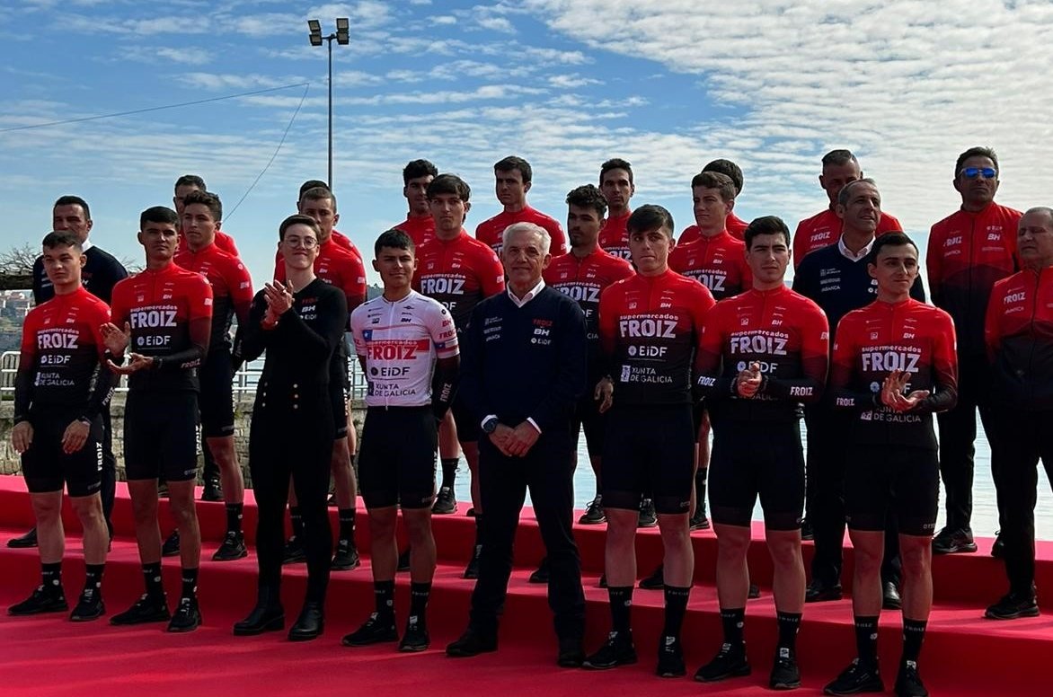 El Súper Froiz presenta sus poderes con Alejandro Gómiz y Miguel Juan ...