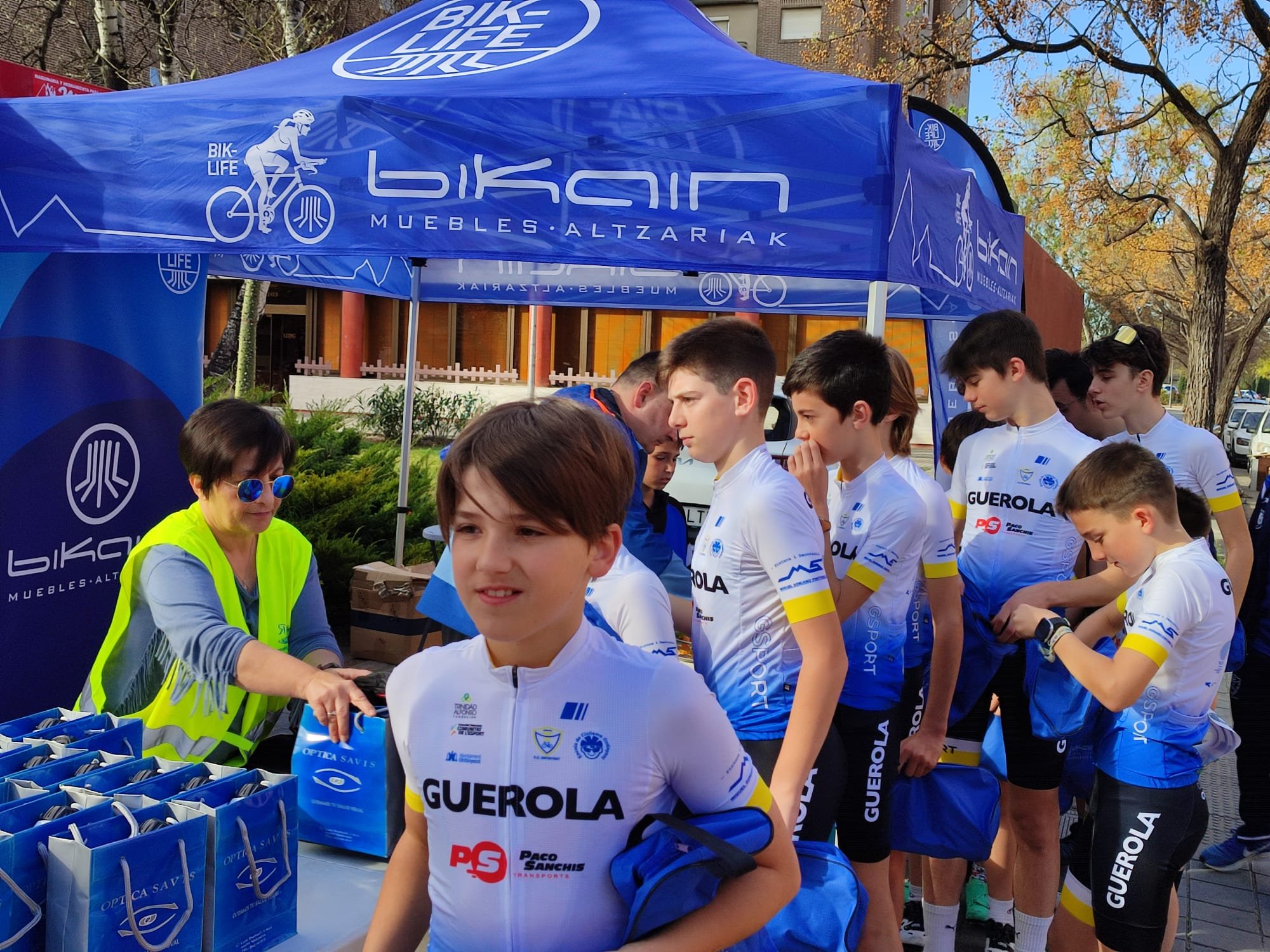 Día festivo en el XVI Trofeo FDM-València con los personajes de Star ...