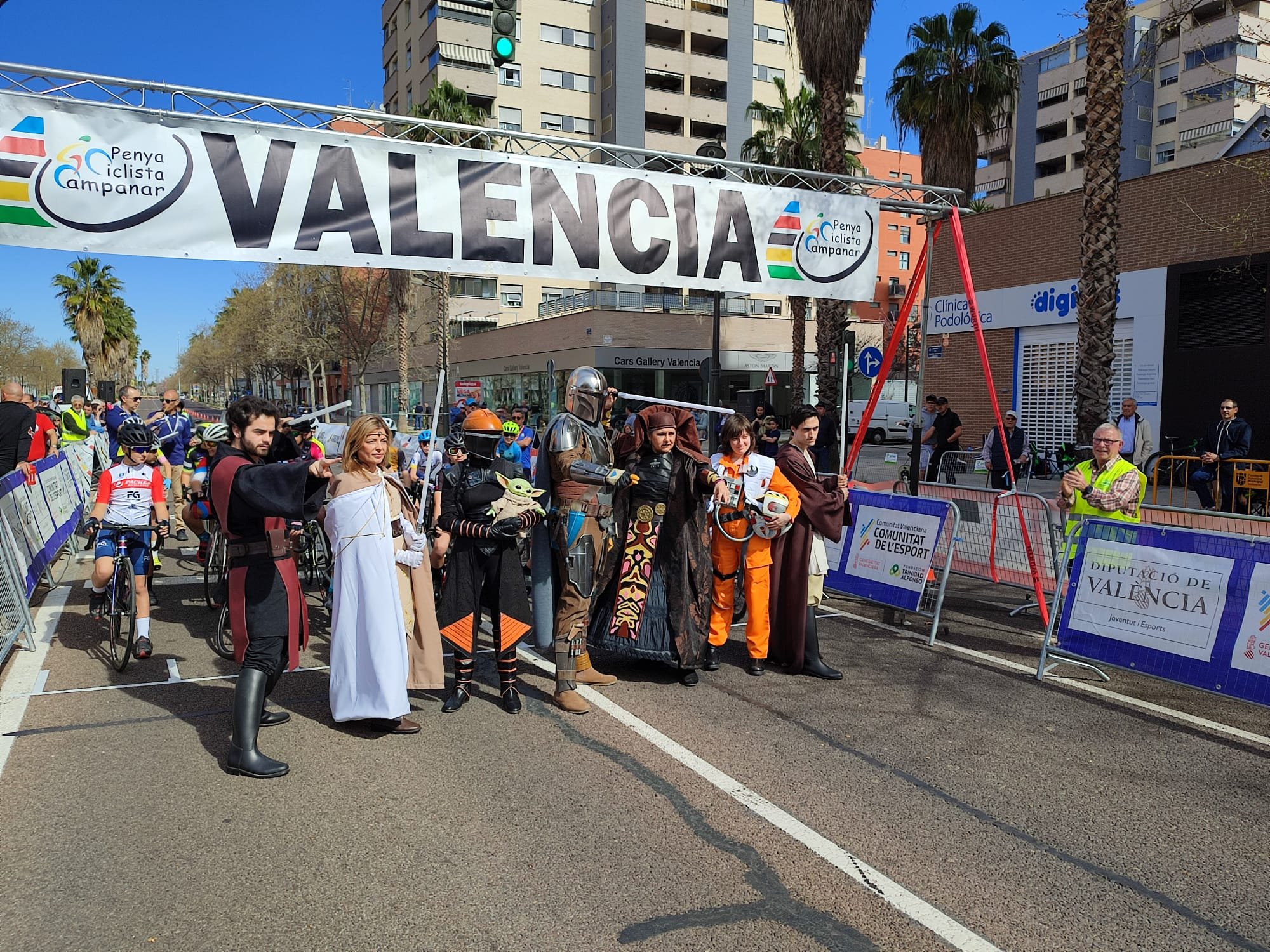 Día festivo en el XVI Trofeo FDM-València con los personajes de Star ...