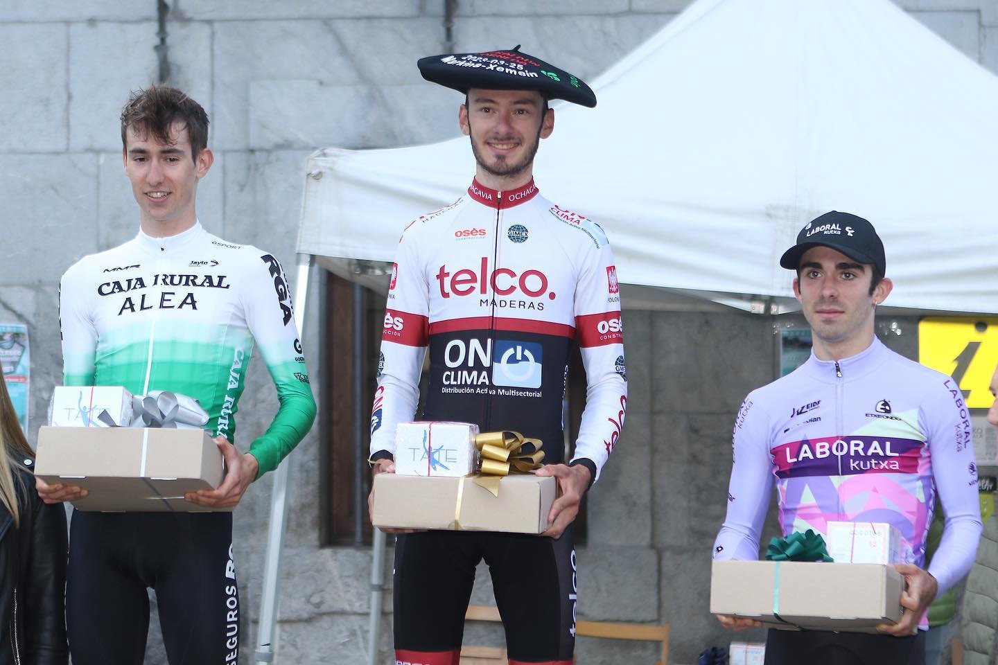 Marc Cabedo luce su primera txapela y Josep Tomàs y Tomás Miralles ...