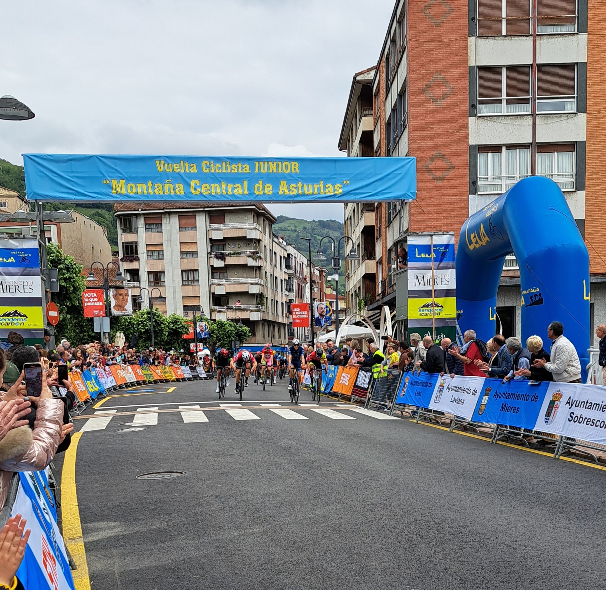 Luis Alberto Lanjarín gana en Pola de Lena, Miguel Domínguez conquista ...