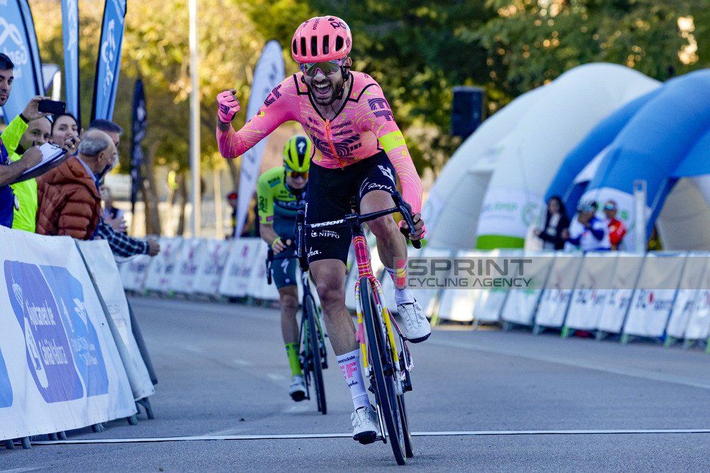 Simon Carr conquista el Trofeo Calvià y debut como profesional de Jaume ...