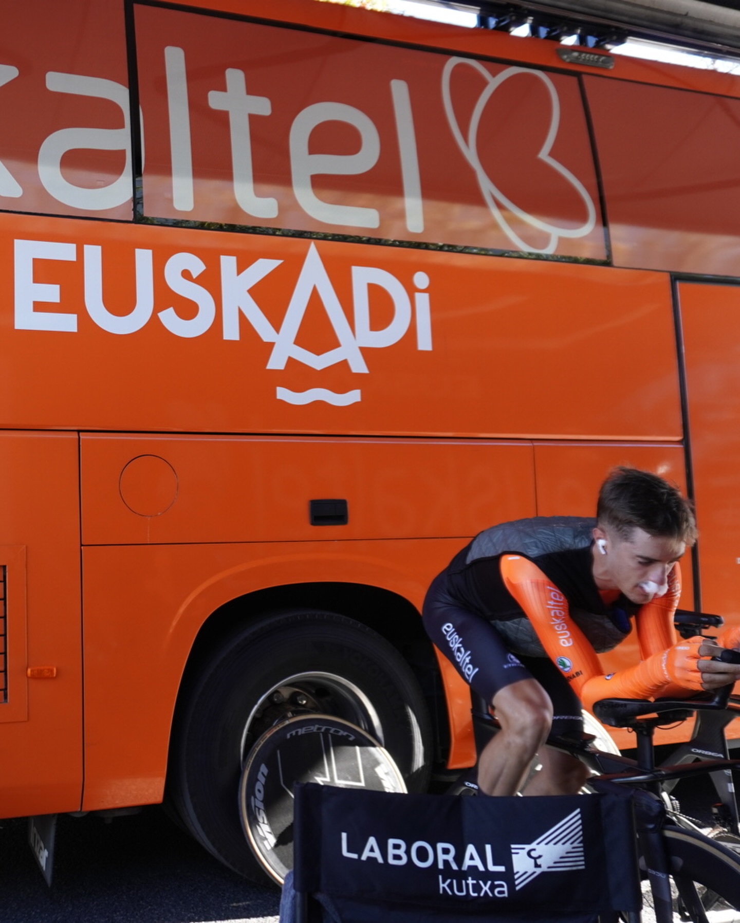 Brandon McNulty luce el mejor reloj y se viste de rojo en La Vuelta ...