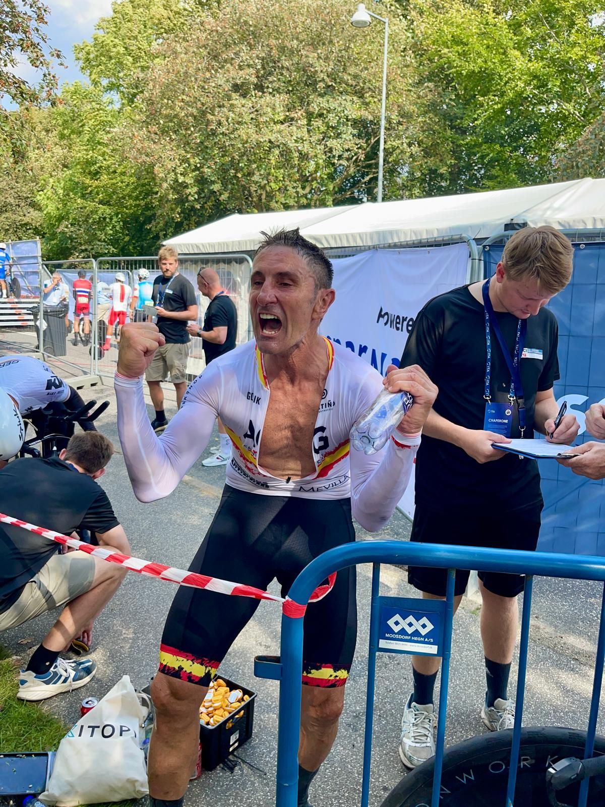Raúl Patiño, campeón del mundo de CRI en Máster 50 – ALICANTE Con el ...