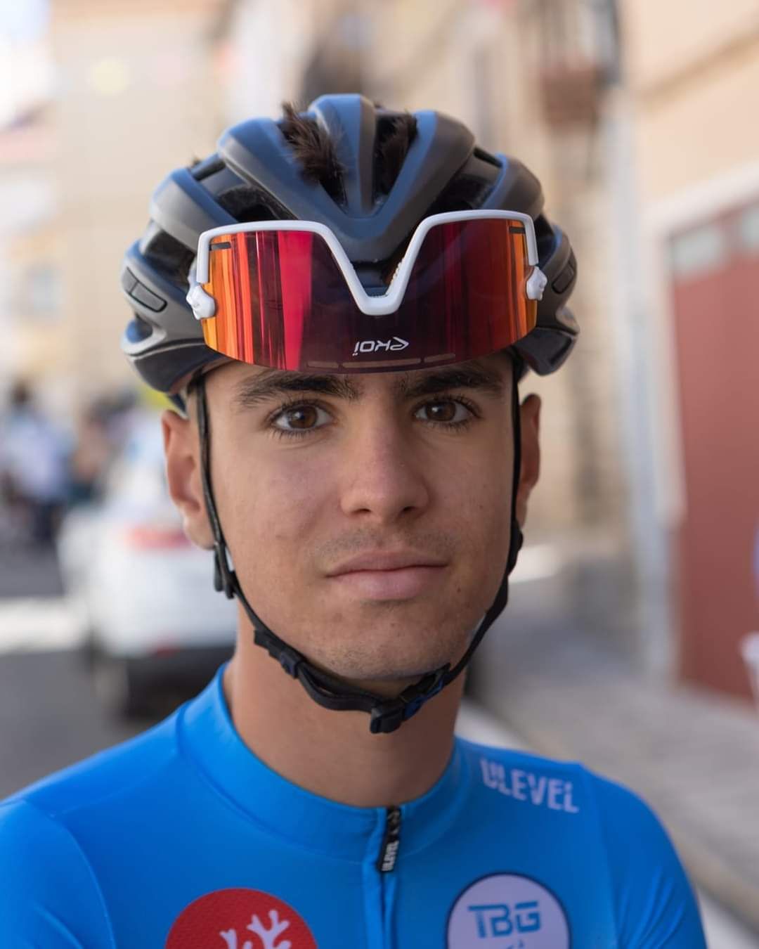 Savia nueva para el Ayuso Team UAE 2025 – ALICANTE Con el PLATO GRANDE