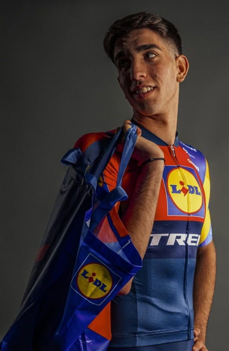 La imagen «Lidl-Trek » de Héctor Álvarez – ALICANTE Con el PLATO GRANDE