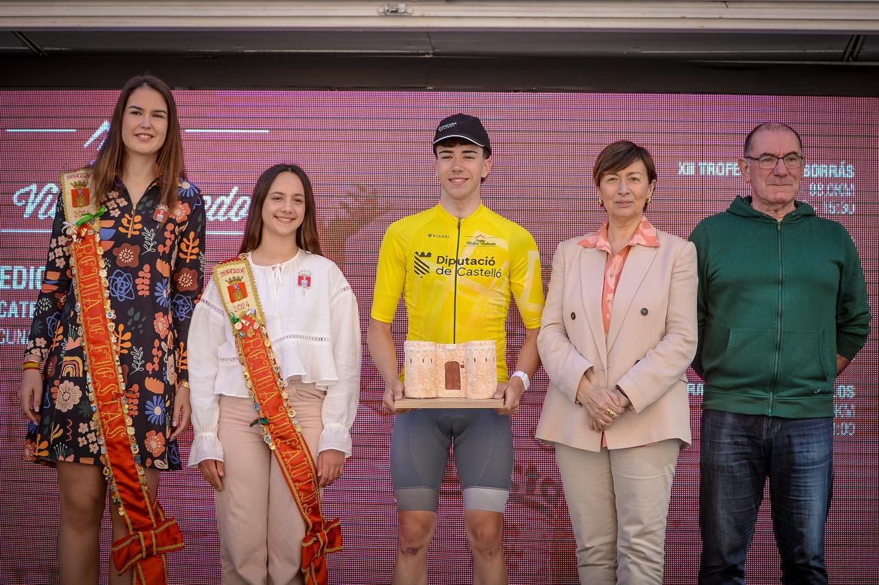Eric Igual entra con letras mayúsculas en el libro de oro del Trofeo ...