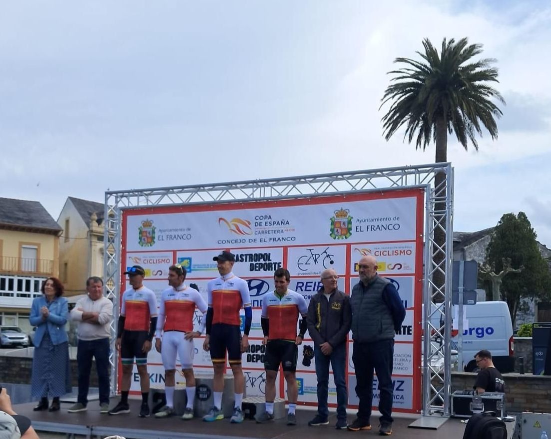 Exhibición de Raúl Patiño en el Trofeo Máster El Franco de la Copa ...