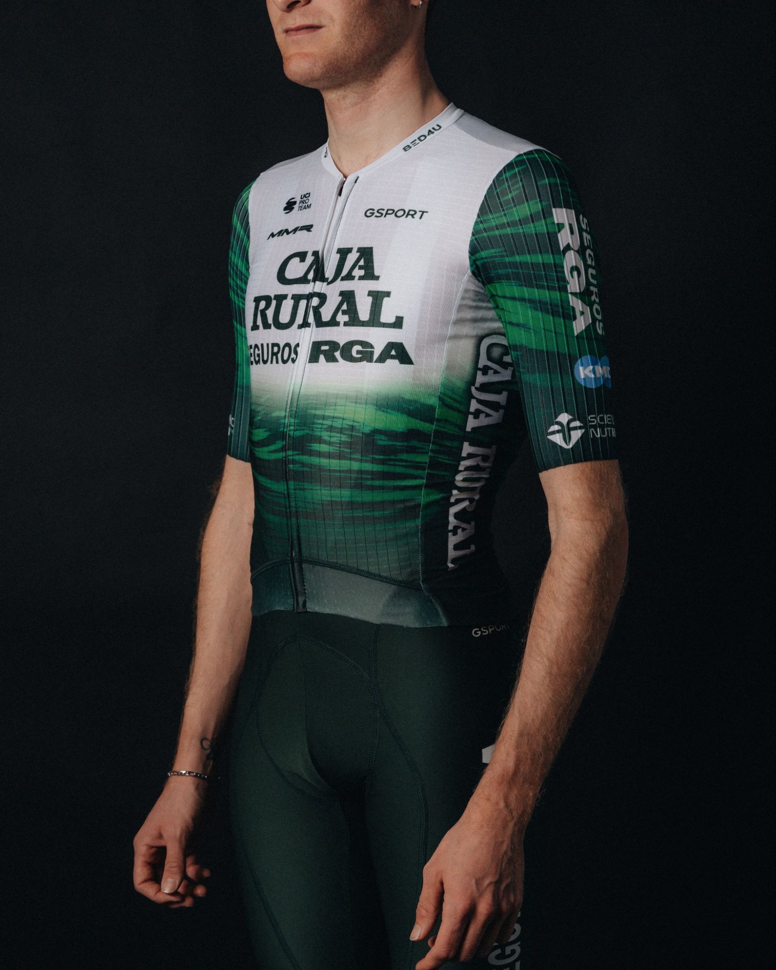 Gsport seguirá vistiendo una temporada más a los ciclistas de Caja ...