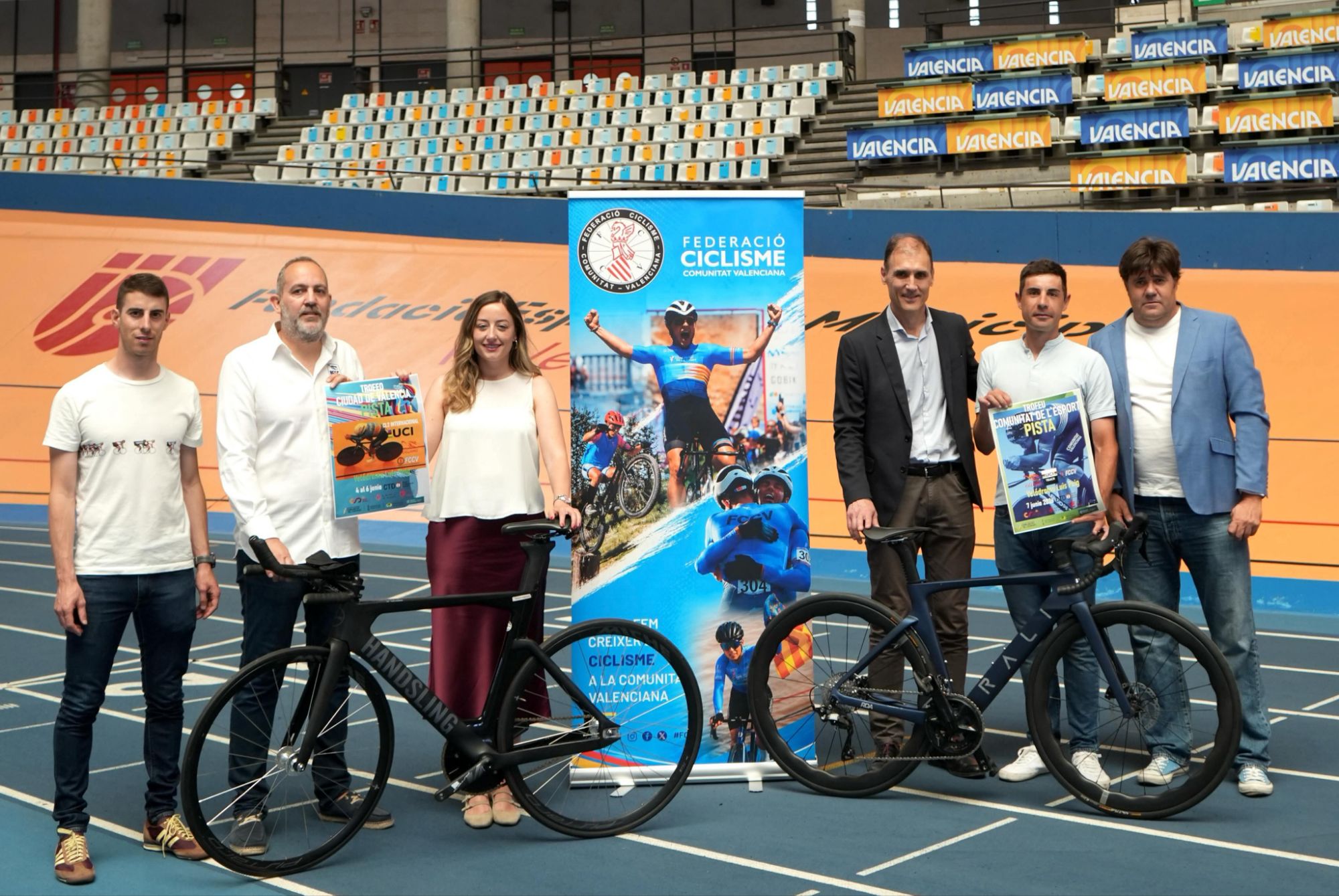 Presentado el 𝗚𝗣 𝗖𝗶𝘂𝘁𝗮𝘁 𝗱𝗲 𝗩alència y el 𝗧𝗿𝗼𝗳𝗲𝘂 𝗖𝗼𝗺𝘂𝗻𝗶𝘁𝗮𝘁 𝗱𝗲 𝗹’𝗘𝘀𝗽𝗼𝗿𝘁 ...