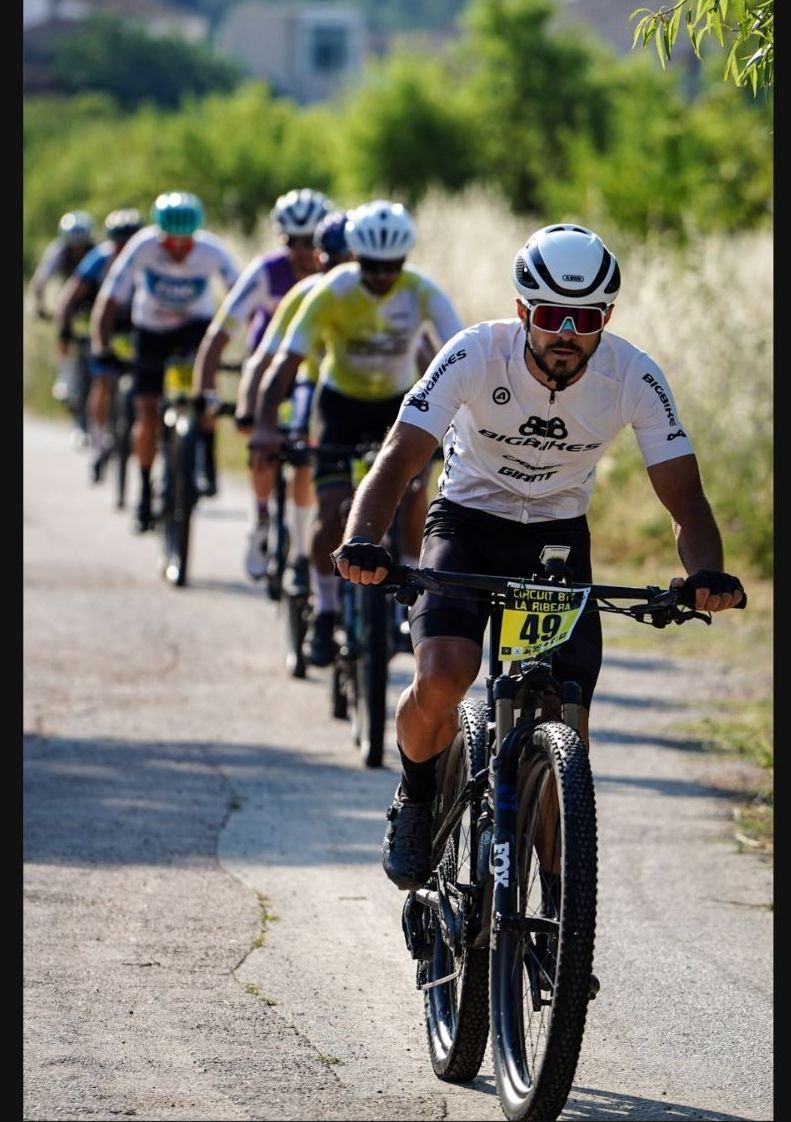 Vicente Corbín gana la Marcha BTT de Chera y Héctor Molla el Circuit ...